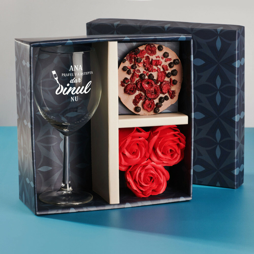 Set cadou pentru logodnică cu pahar pentru vin - MyGift.ro